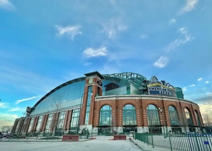 Clarion Pointe - Milwaukee, WI