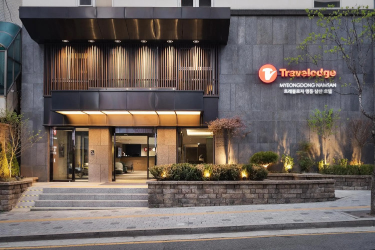 Travelodge Myeongdong Namsan - Seoul