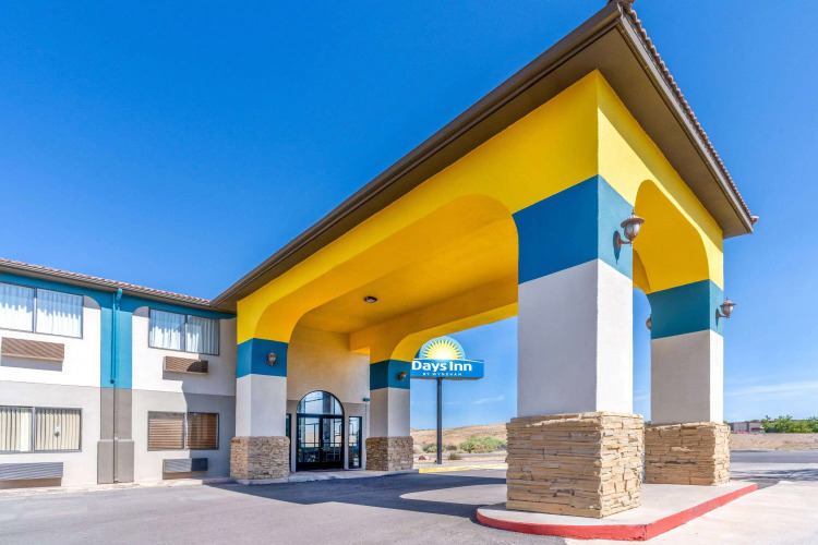 Days Inn By Wyndham Los Lunas - Los Lunas, NM
