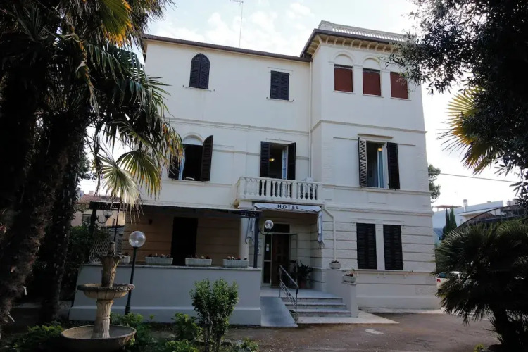 Hotel Villa Pina - Senigallia