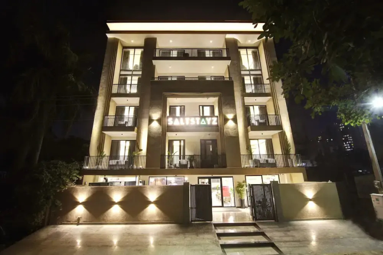 Saltstayz Premier – Galleria Market Road & Sector 27 - Gurugram