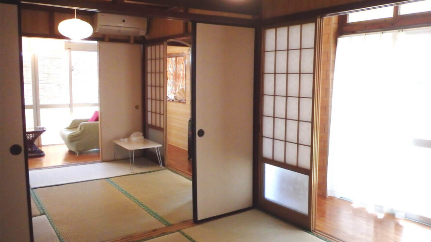 Ishigakijima Kashikiri No Yado Chura Akagawara - Ishigaki