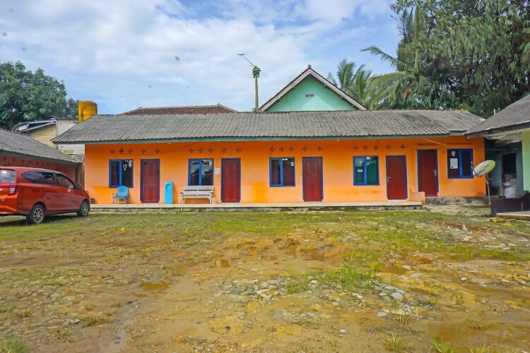 Spot On 92212 Penginapan Berkah Mandiri Syariah - Sukabumi