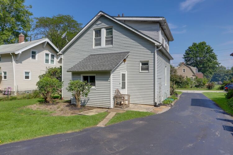 Welcoming Willoughby Home: 1 Mi To Historic Dtwn - Mentor-on-the-Lake, OH