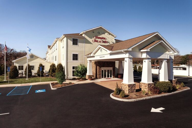 Hampton Inn & Suites Mystic - Westerly, RI