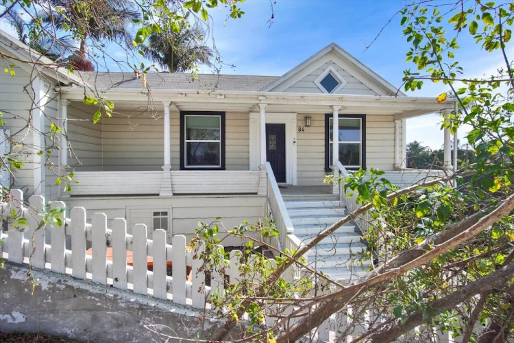 Ventura Downtown Minutes To Beaches - Ojai, CA