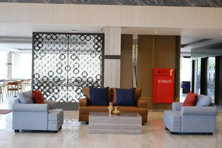 Lynn Hotel Tuban - Tuban