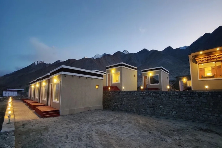 Grand Retreat - 