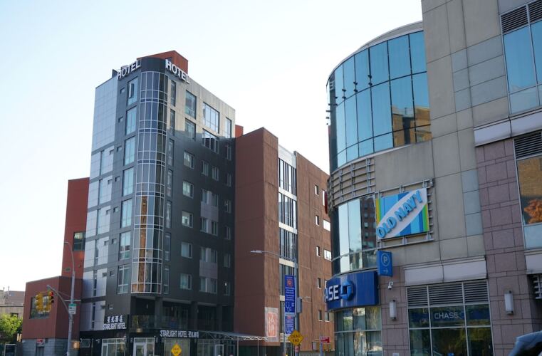 Starlight Hotel - Port Washington, NY