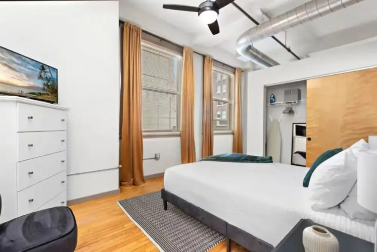 Cozy Bedroom Retreat In The Heart Of Kansas City - Shawnee, KS