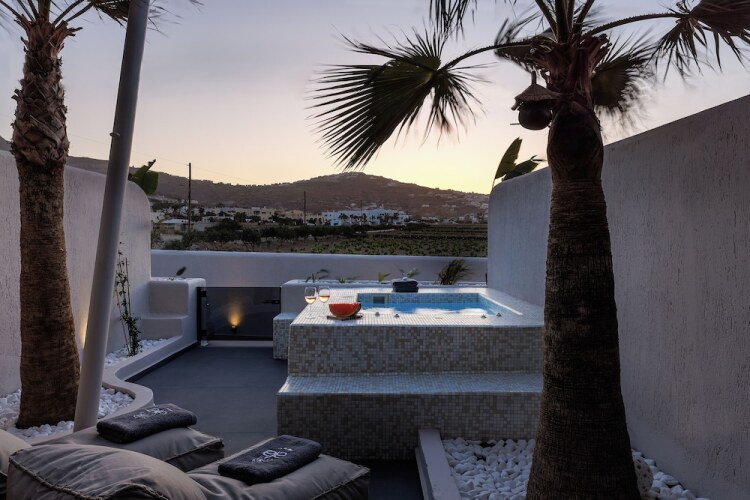 Aja Retreat Luxury Suites - Santorini