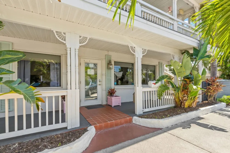 Studio W/ King Bed Heated Pool, Steps To Beach! - Dunedin, FL
