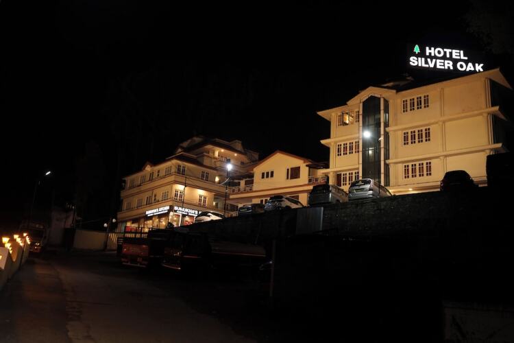 Hotel Silver Oak - Ooty