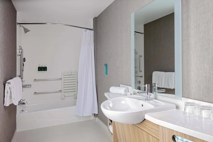 Springhill Suites By Marriott Kansas City Plaza - Kansas City, MO