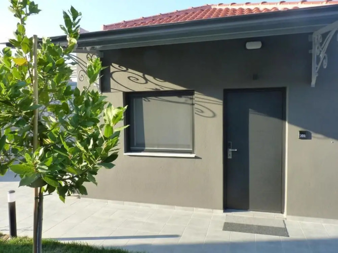 Comfort Suites And Rooms - Ларисса