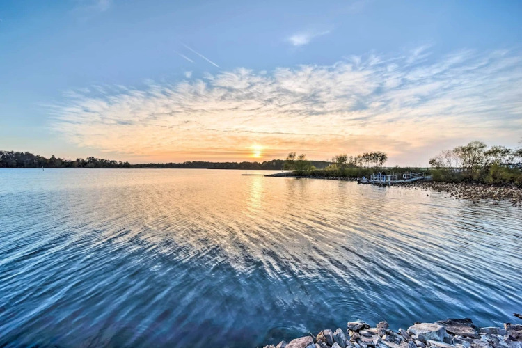 Rustic Keosauqua Gem: Fire Pit & Lake Sugema Views - Lacey Keosauqua State Park, Keosauqua