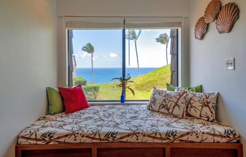 Sealodge B6 - Beautiful Ocean View Romantic Hideaway, Recently Updated Inside - Kauai, HI