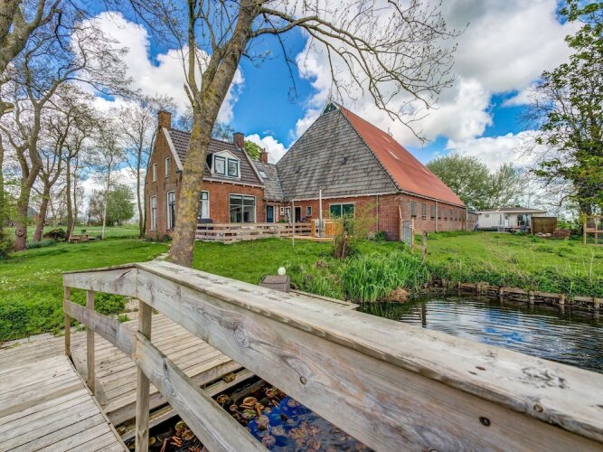 Cosy Holiday Home In Suwald With Hot Tub - Leeuwarden