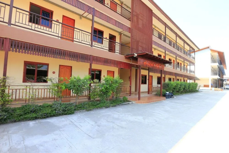 S Hotel - Mueang Lamphun District