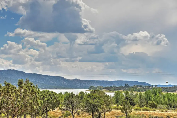 Quiet Pagosa Springs Cabin: Lake & Mountain Views! - Navajo State Park, Arboles