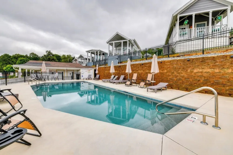 Pool Access + Views: Serene Cottage At Lake Norman - Denver, NC