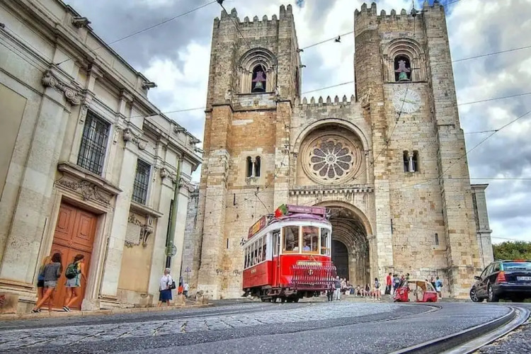 Ando Living Townhouse - Santa Justa 79 - Lisbon
