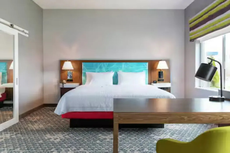 Hampton Inn & Suites Corona, Ca - Corona, CA