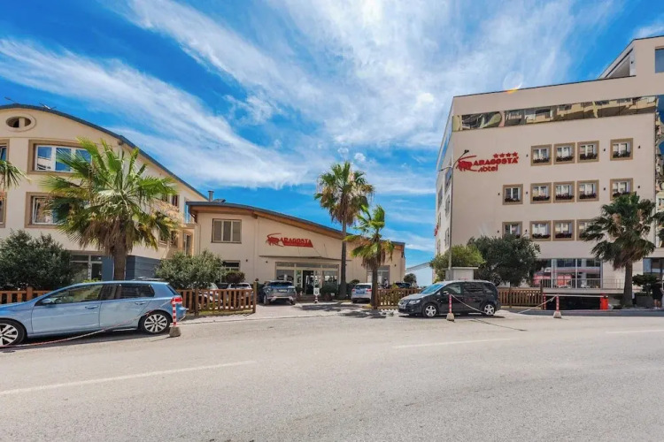 Aragosta Hotel - Durrës