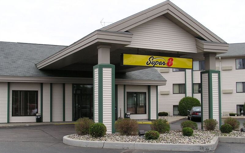 Super 8 Wisconsin Dells - Wisconsin Dells, WI