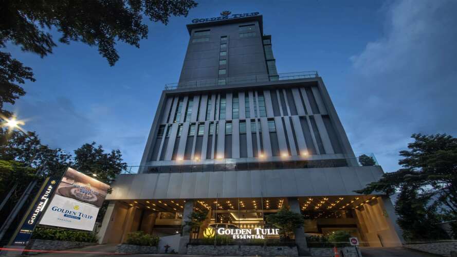 Golden Tulip Essential Makassar - Makassar
