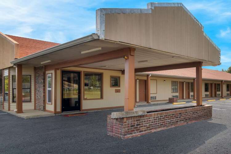 Econo Lodge Cornersville - Pulaski, TN
