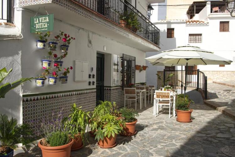 La Vieja Botica Bed & Breakfast - Canillas de Aceituno