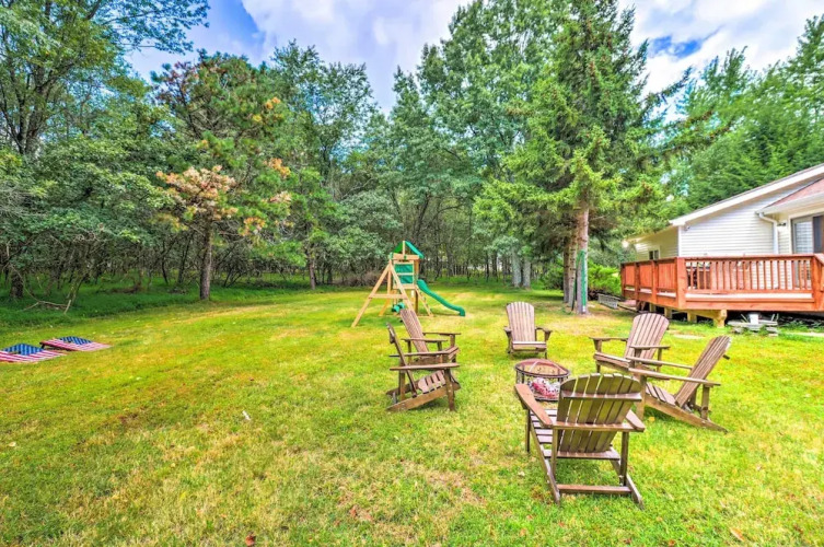 Walk To Wolf Run Lake: Cottage W/ Furnished Deck - Pennsylvania