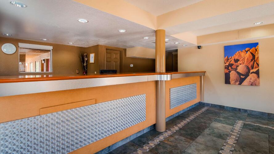 Cajon Pass Inn - Wrightwood, CA