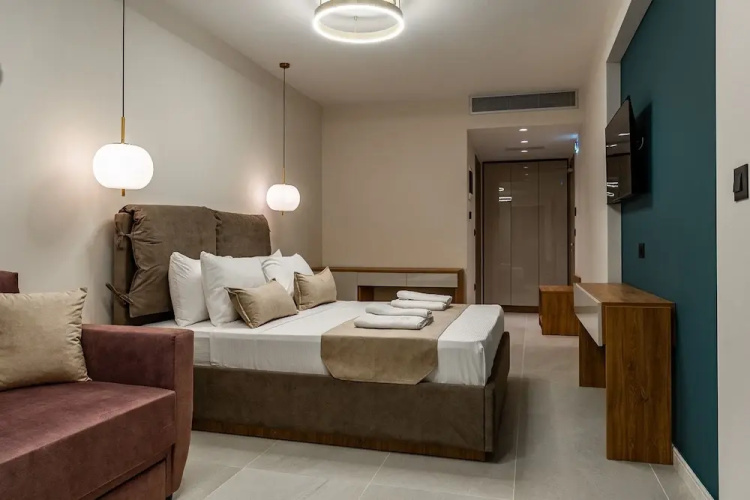 Sky Hotel - Перея