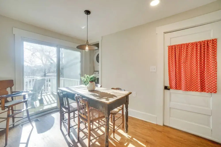 'The Porch House' Located In Historic Village - Granville, OH