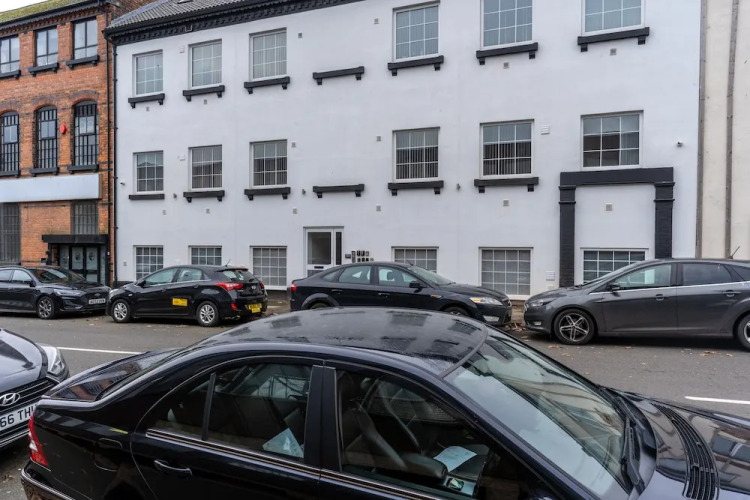Warm Vibrant Apartment At The Top, Very Close To Birmingham City Centre - Birmingham