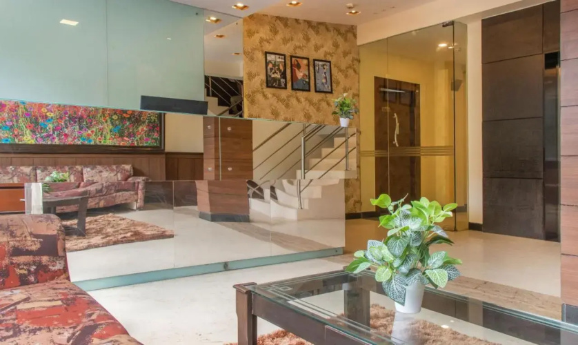 Omatra Hotel Infantry Road - Bangalore