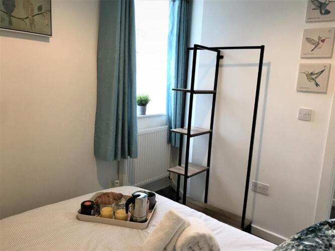 Restful 1-bedroom Flat In St Helens - Warrington