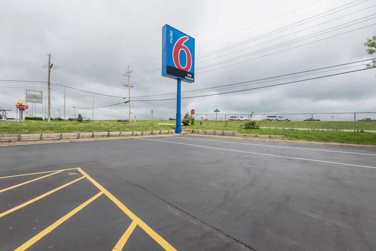 Motel 6 Kansas City, Mo - Airport - Kansas City, MO