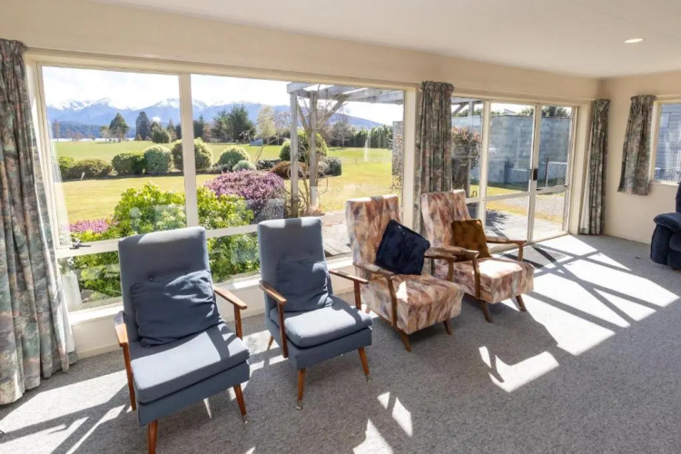 Kepler Retreat - Te Anau Holiday Home - Te Anau
