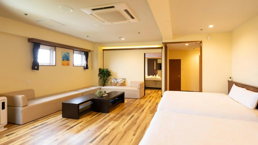 Rycom Crystal Hotel - Okinawa