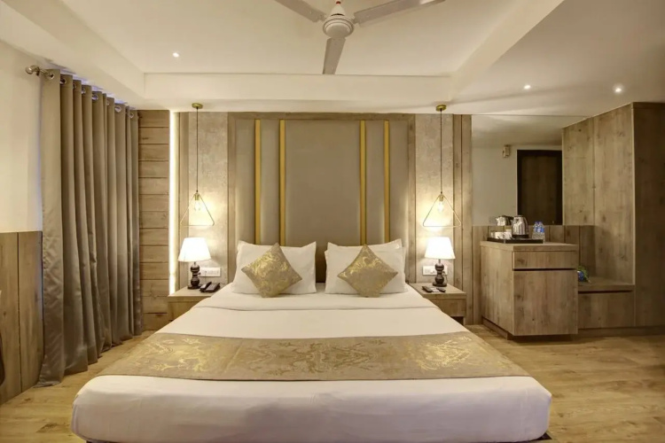 Town Pallace Inn Patel Nagar New Delhi - New Delhi