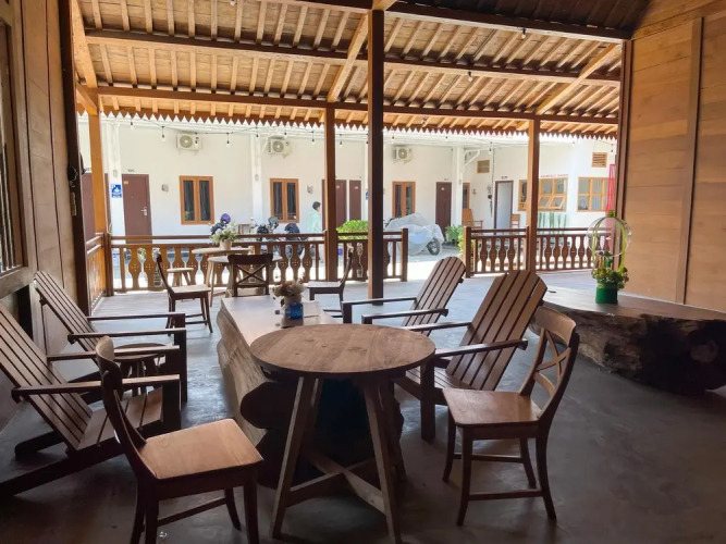 Reddoorz Plus Near Alun Alun Kota Blora - Blora