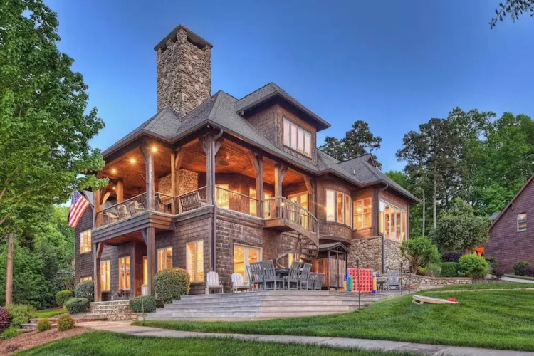 Sunset Shores Resort: The Grand House By Avantstay - Lake Norman, NC
