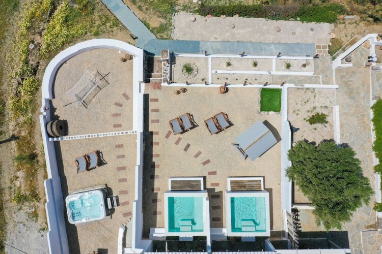 Avgerinos Deluxe Rooms - Milos