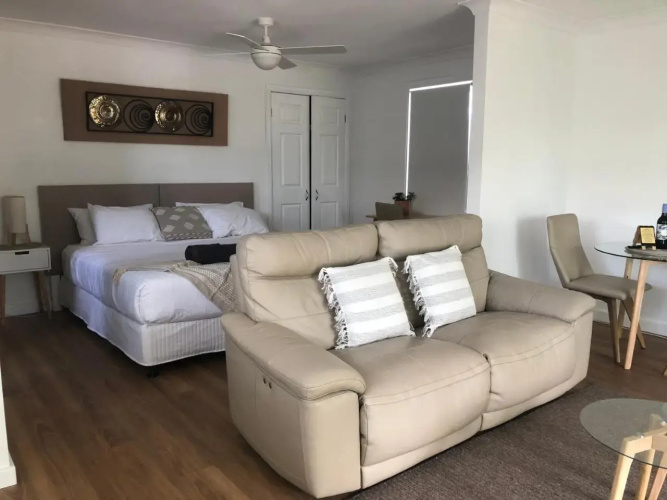 Lakeside Bungalow - Newcastle