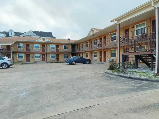 Oyo American Inn And Suites Victoria - Bloomington, TX