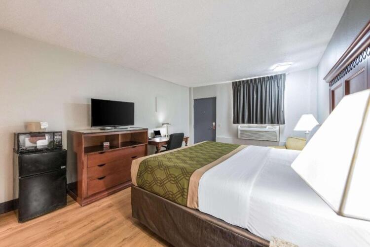 Rodeway Inn - Benton Harbor, MI