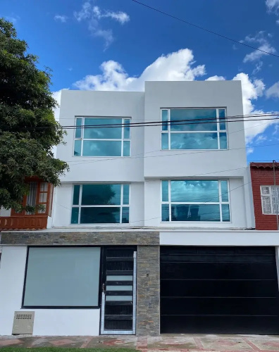 Outlanders House - Bogotá